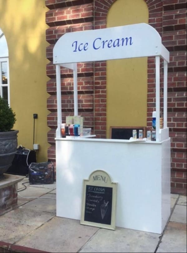 Ice Cream Stand - Deluxe Flower Walls