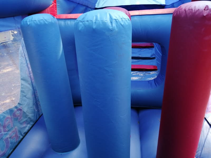 44ft Party Fun Obstacle Course - Party Time Grimsby