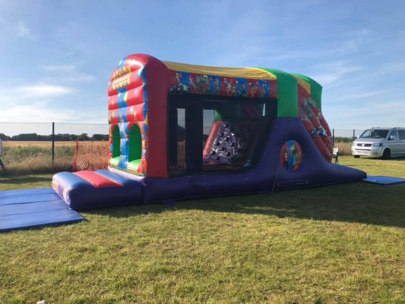 Fun Run - Clown Around Castles | Bouncy Castle Hire & Children's Parties