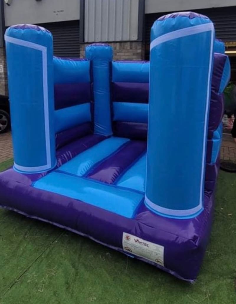 Indoor Castle - K&K Bouncy Castles Wirral
