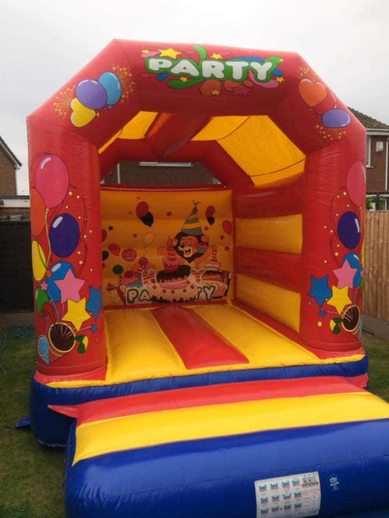 Party Theme Castle - Loftys Inflatables | Bouncy Castle Hire ...