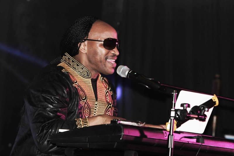 Godfrey Gayle As Stevie Wonder - John Bedford entertainments Ltd