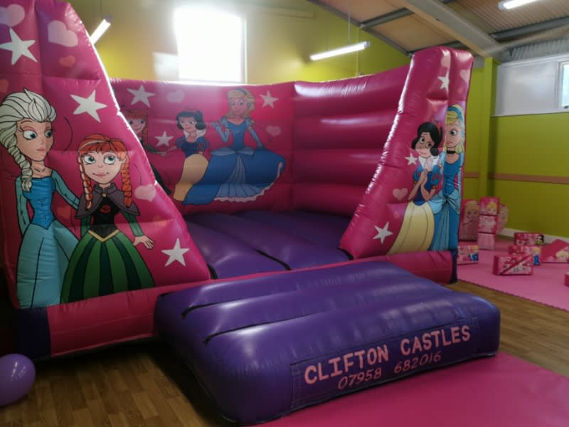 Princess Bouncy Castle - Clifton Castles