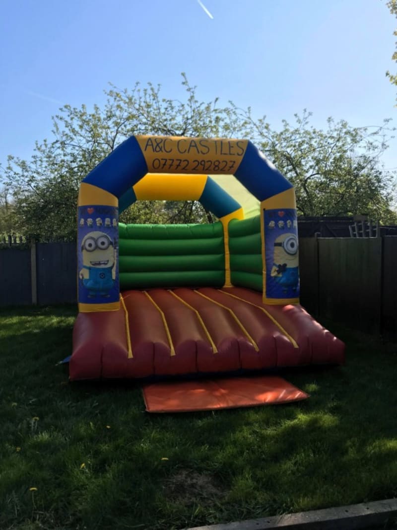 Minions Castle AC Bouncy Castles - bouncy castle hire mansfield, bouncy ...