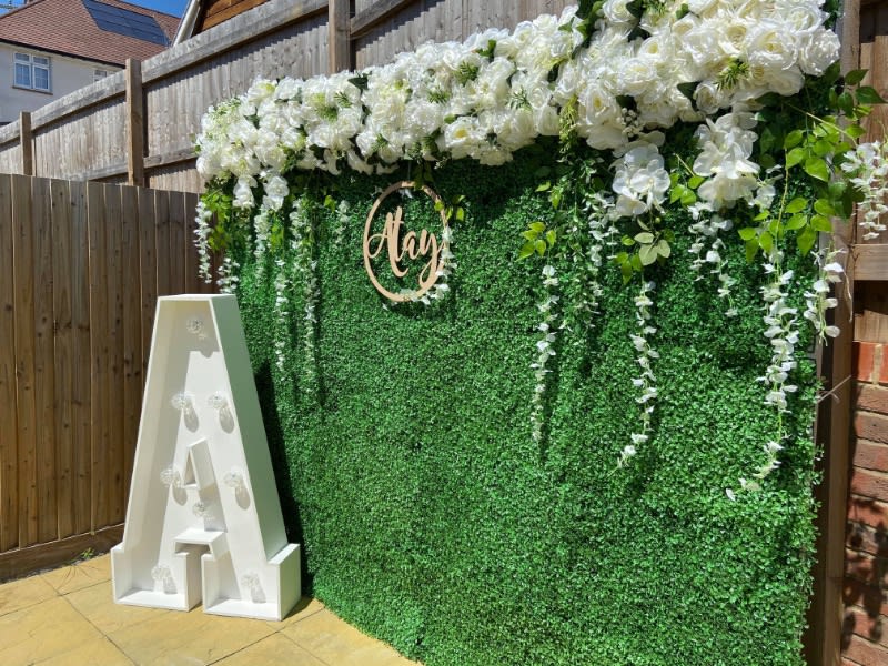 Grass Wall - Deluxe Flower Walls