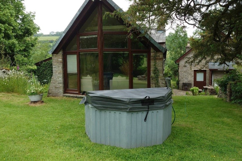 Octagonal Hot Tub Gallery - Hereford Hot Tub Hire