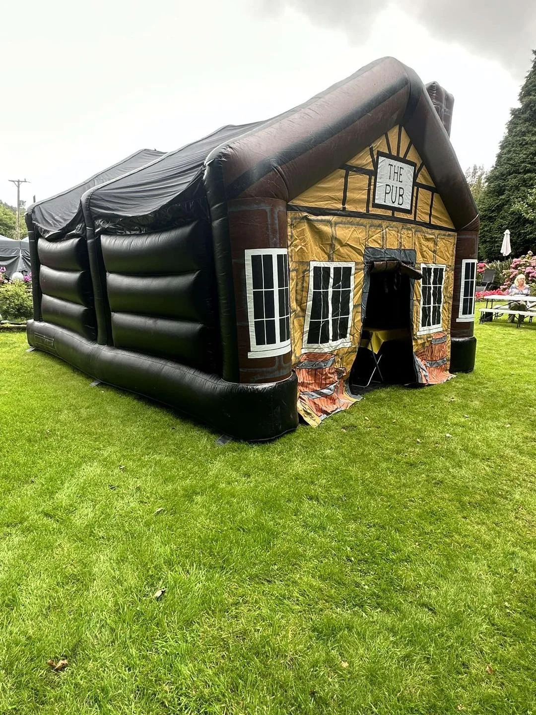 Inflatable Pub-hire Bouncy Bees Bouncy Castle Hire