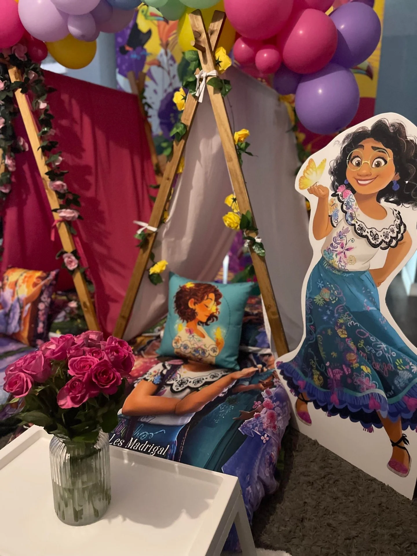 Encanto - Deluxe Flower Walls