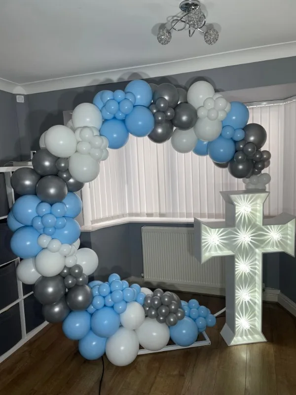 Balloon Hoop With Led Number Or Led Cross - Bounce Happy Entertainment
