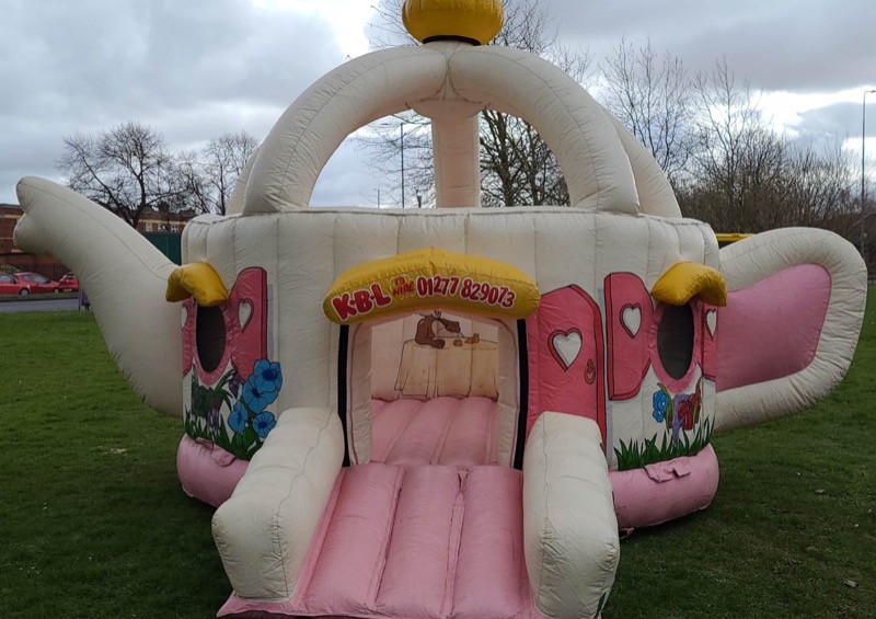 Teapot Castle 15ft Round X 11ft Height X 18ft Width - Fun 4 All ...