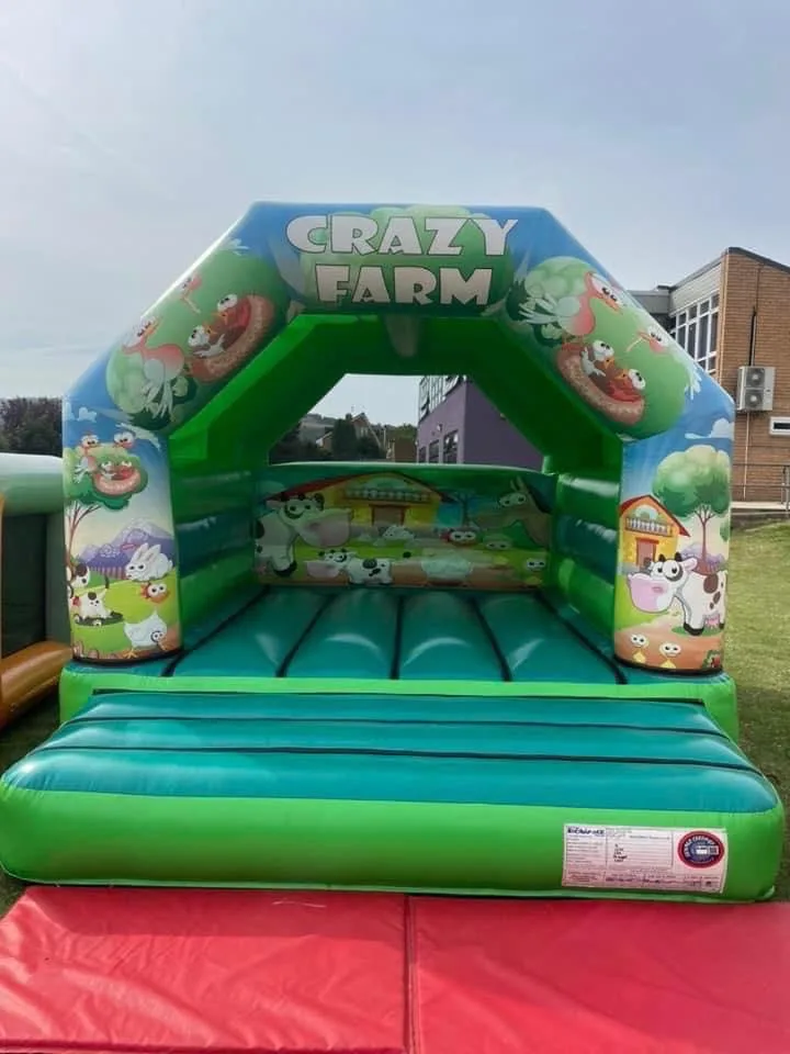 Farm Castle - Loftys Inflatables | Bouncy Castle Hire Middlesborough ...