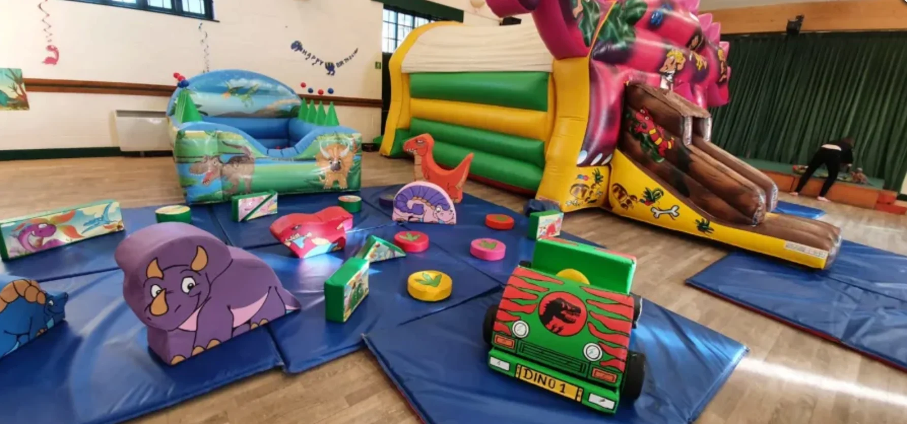 Jurassic Park Dinosaur And Bouncy Castle Soft Play Ball Pool And Didi ...