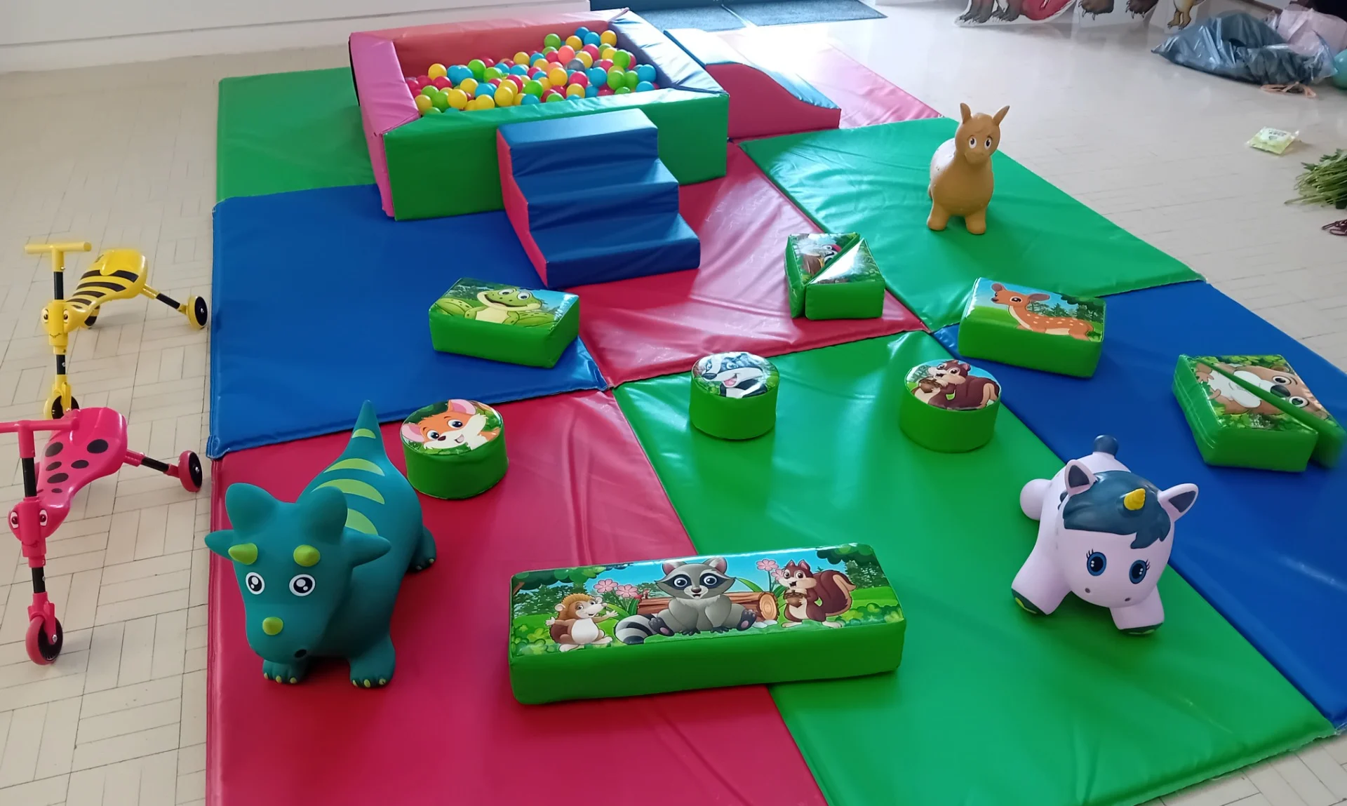Woodland Animals Soft Play Package - Dino Tots Bouncy Castle & Soft ...