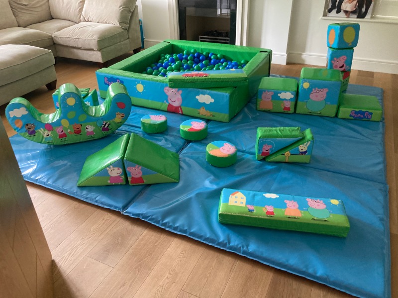 Peppa Pig Soft Play - Jaimies Castles, Bouncy Castle Hire Surrey