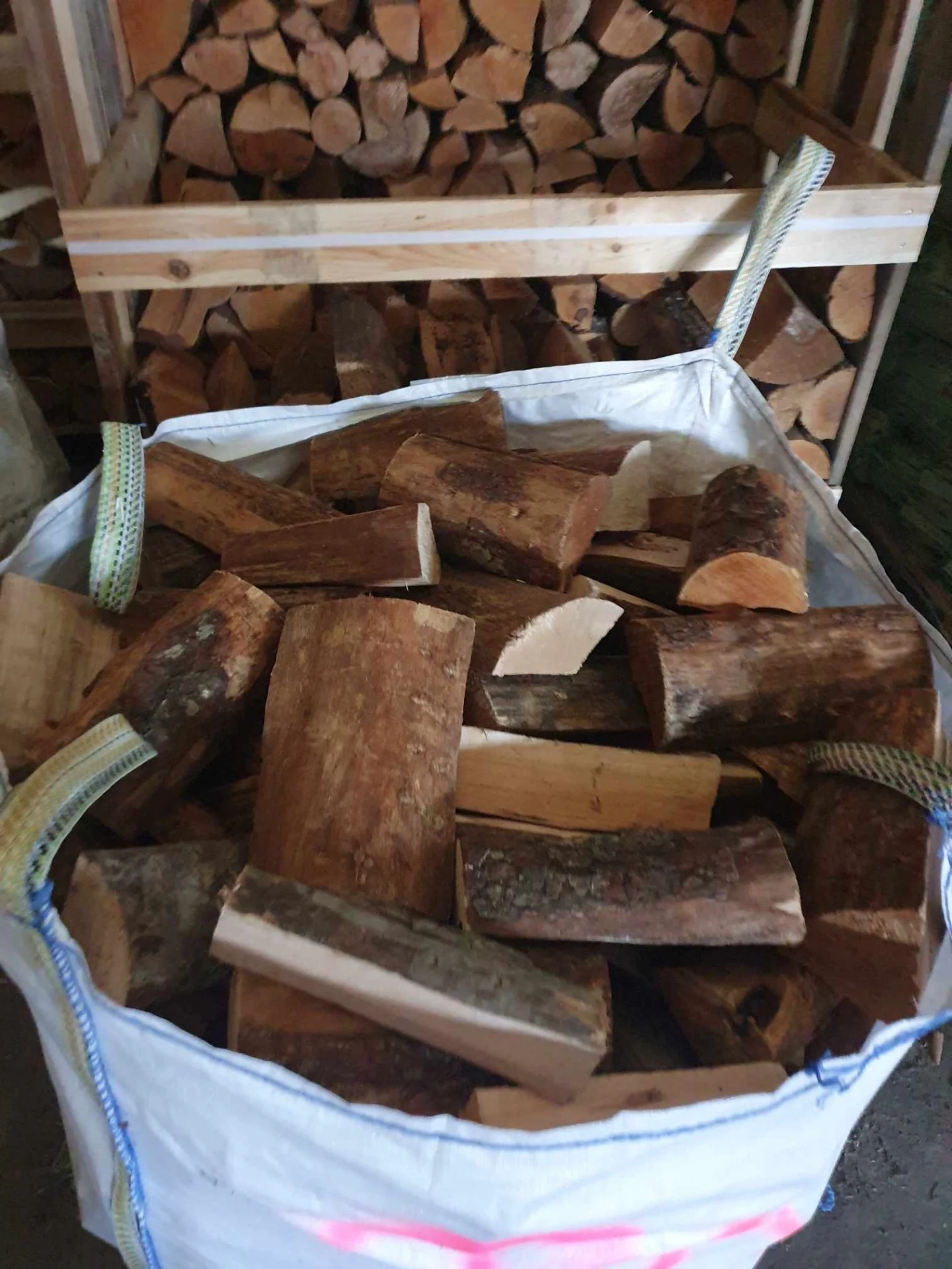 Premium Alder Kiln Dried Logs - Lolas Logs