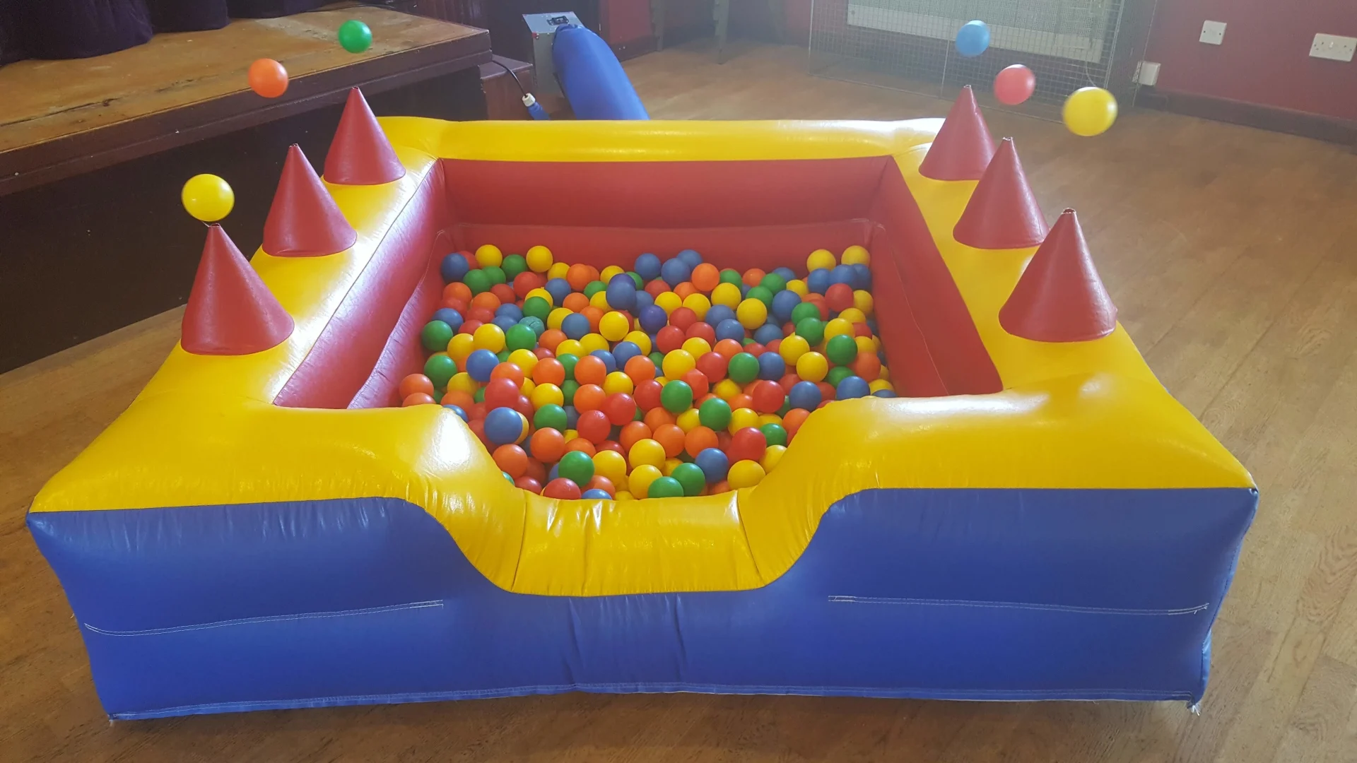 Air Juggler Ball Pool Hire | Bourne, Peterborough & Spalding - Its Fun Time