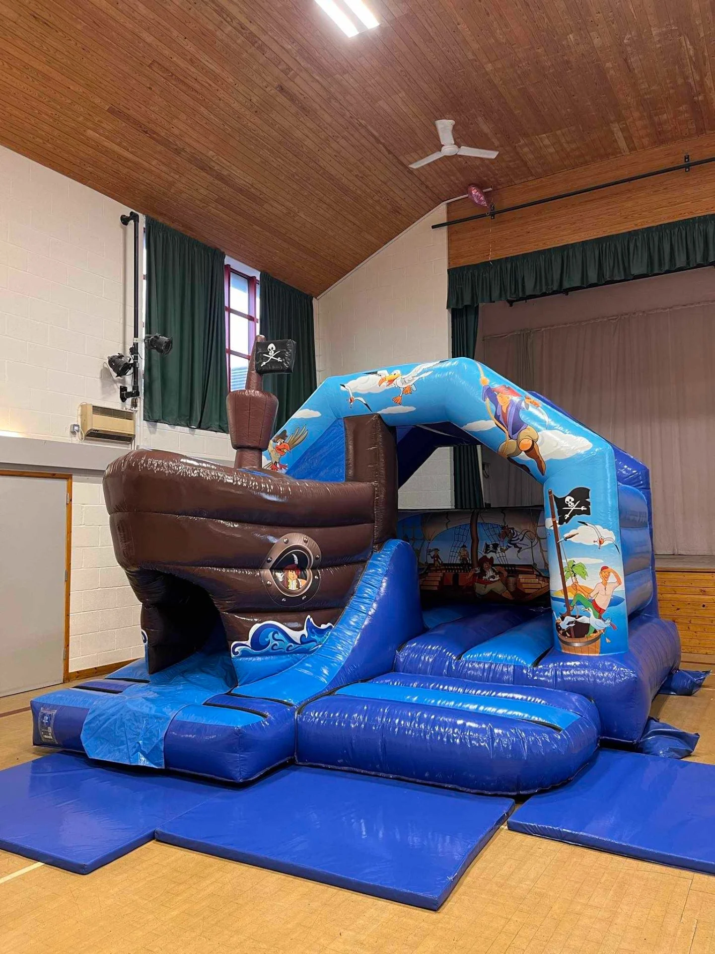 Pirate Combi Slide Castle - Howe 2 Bounce