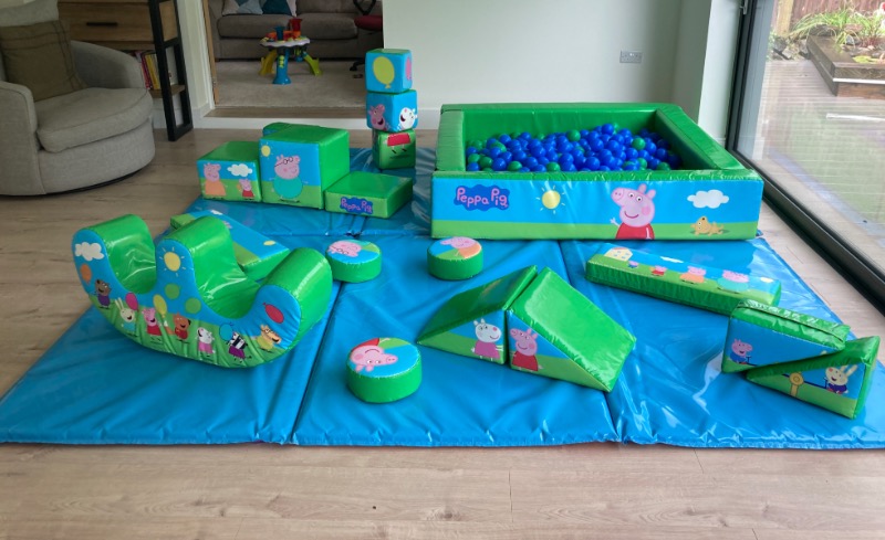 Peppa Pig Soft Play - Jaimies Castles, Bouncy Castle & soft play Hire ...