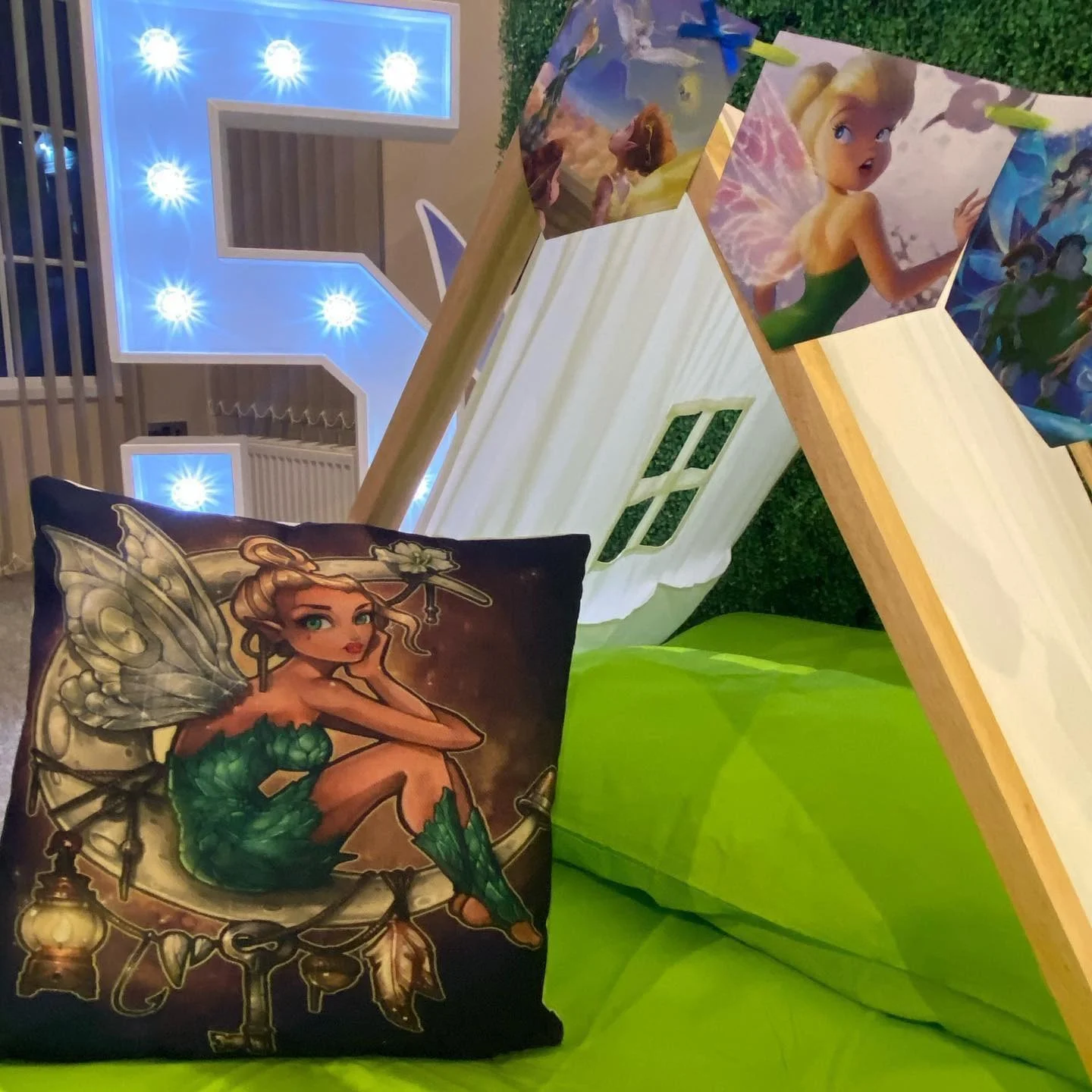 Fairy - Deluxe Flower Walls