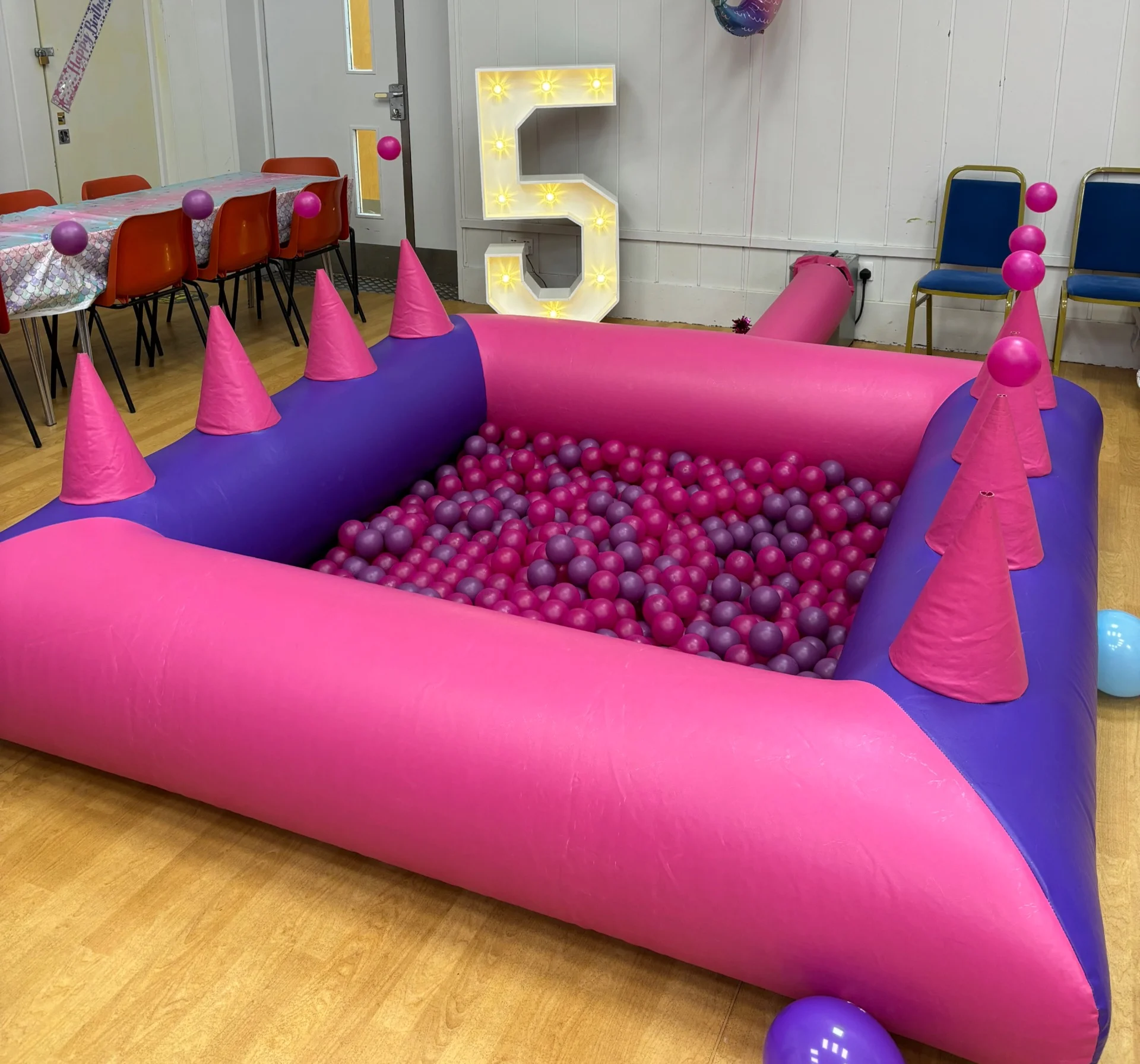 Air Juggler Ball Pit Jaimies Castles, Bouncy Castle & soft play Hire Surrey