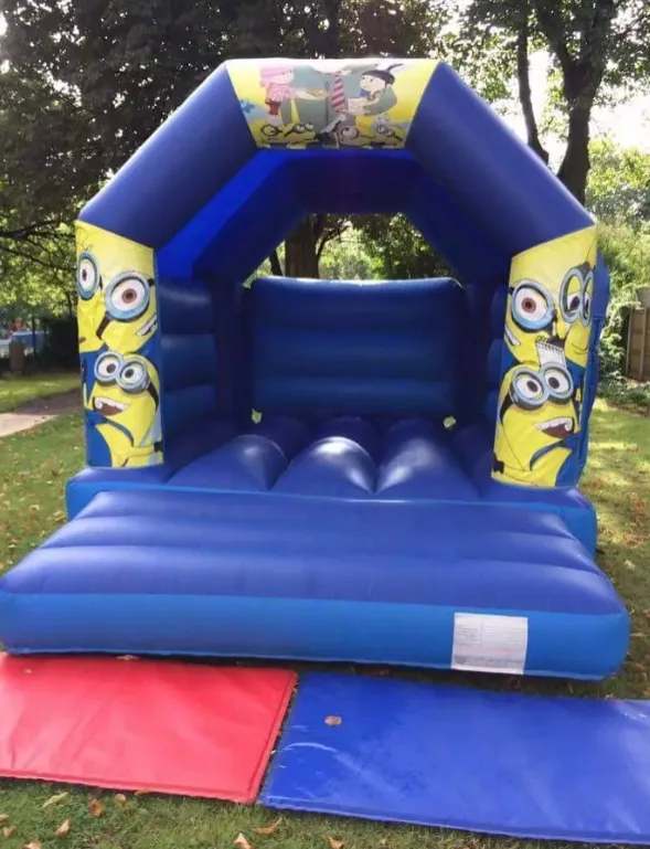 12x12 Minions Castle - Kangaroo Jacks