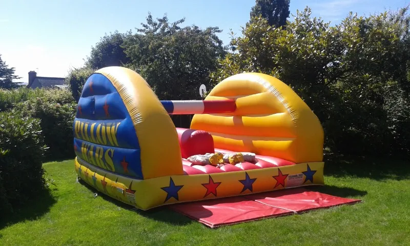 Pillow Wars Inflatable Game For Hire - Kc Bouncy Castle Hire