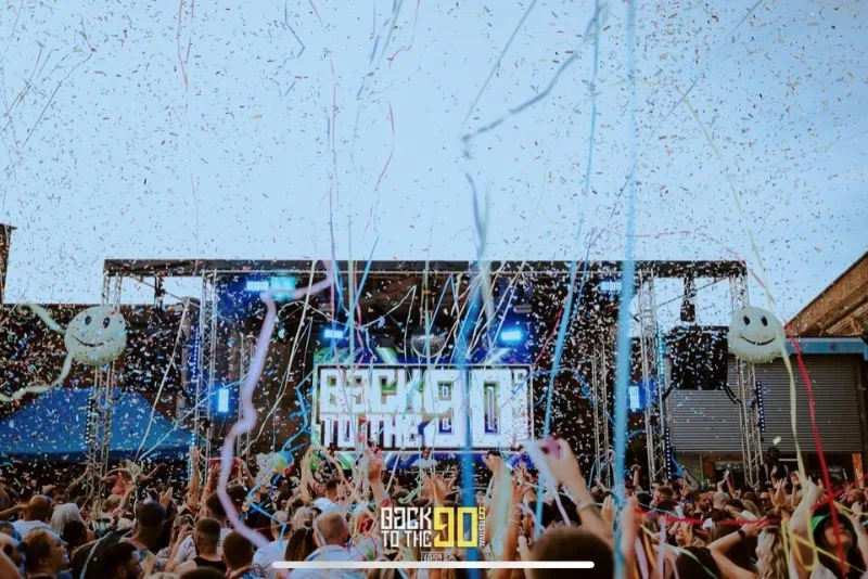 Stadium Shot Confetti Or Streamer Cannon - UK Fun Leisure Events