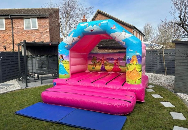 Princess Bouncy Castle - Cambourne Castles