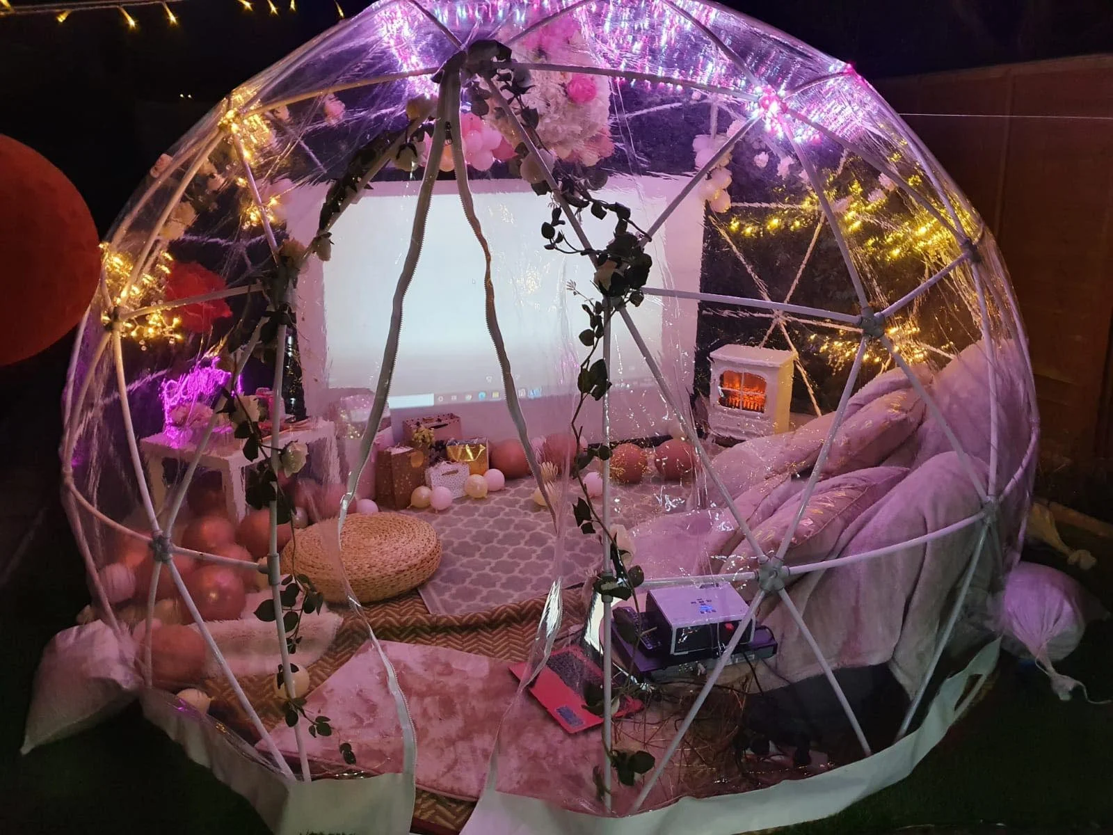 Igloo Cinema Hire - Garden Pods - London - Kent - Deluxe Flower Walls