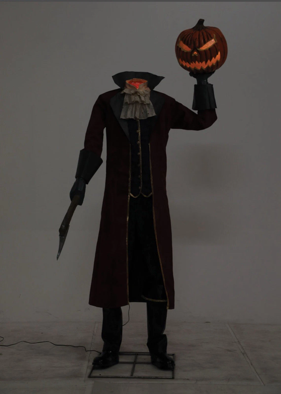 Headless Horseman Animated Figure - Seasons of Shadows