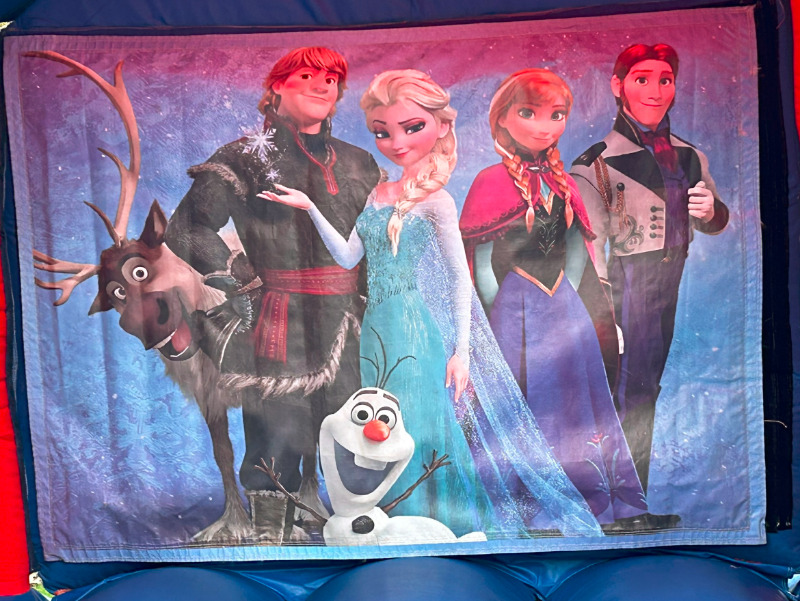 12ft X 12ft Blue And Red Castle - Frozen Theme - A Wibbly Wobbly Castle ...