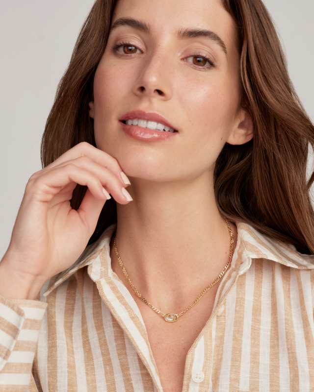 Elisa Gold Figaro Chain Short Pendant Necklace | Kendra Scott
