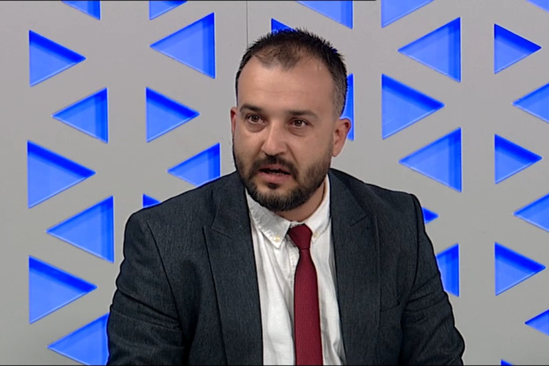 Телевизија 24 Лефков за ТВ 24 Со поканата за средба Рама се обидува да ги спаси Ковачевски и