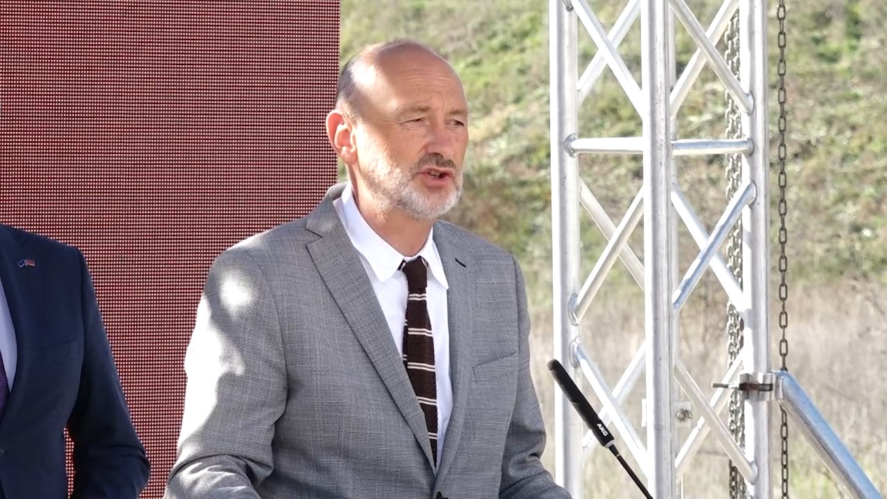 Телевизија 24 Гир Се работи за гаф на Фон Дер Лајен во називот на народот на С Македонија