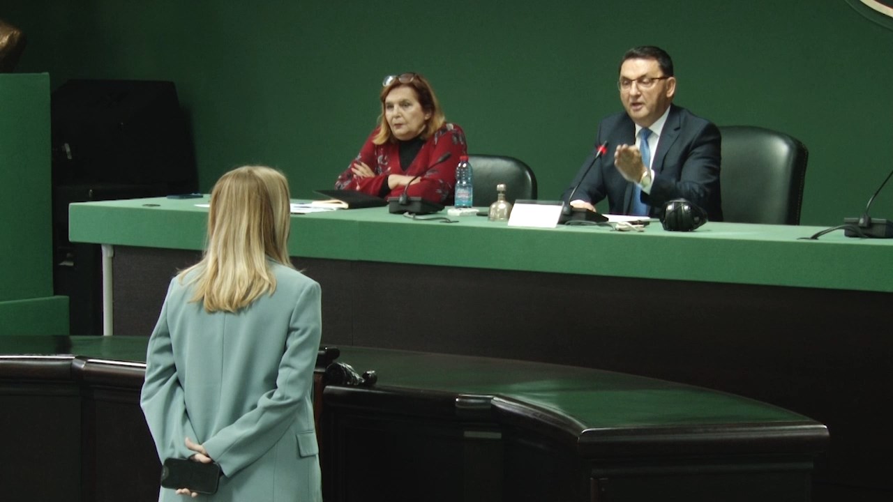 Телевизија 24 Продолжуваат преписките на релација СДСМ ВМРО ДПМНЕ Арсовска