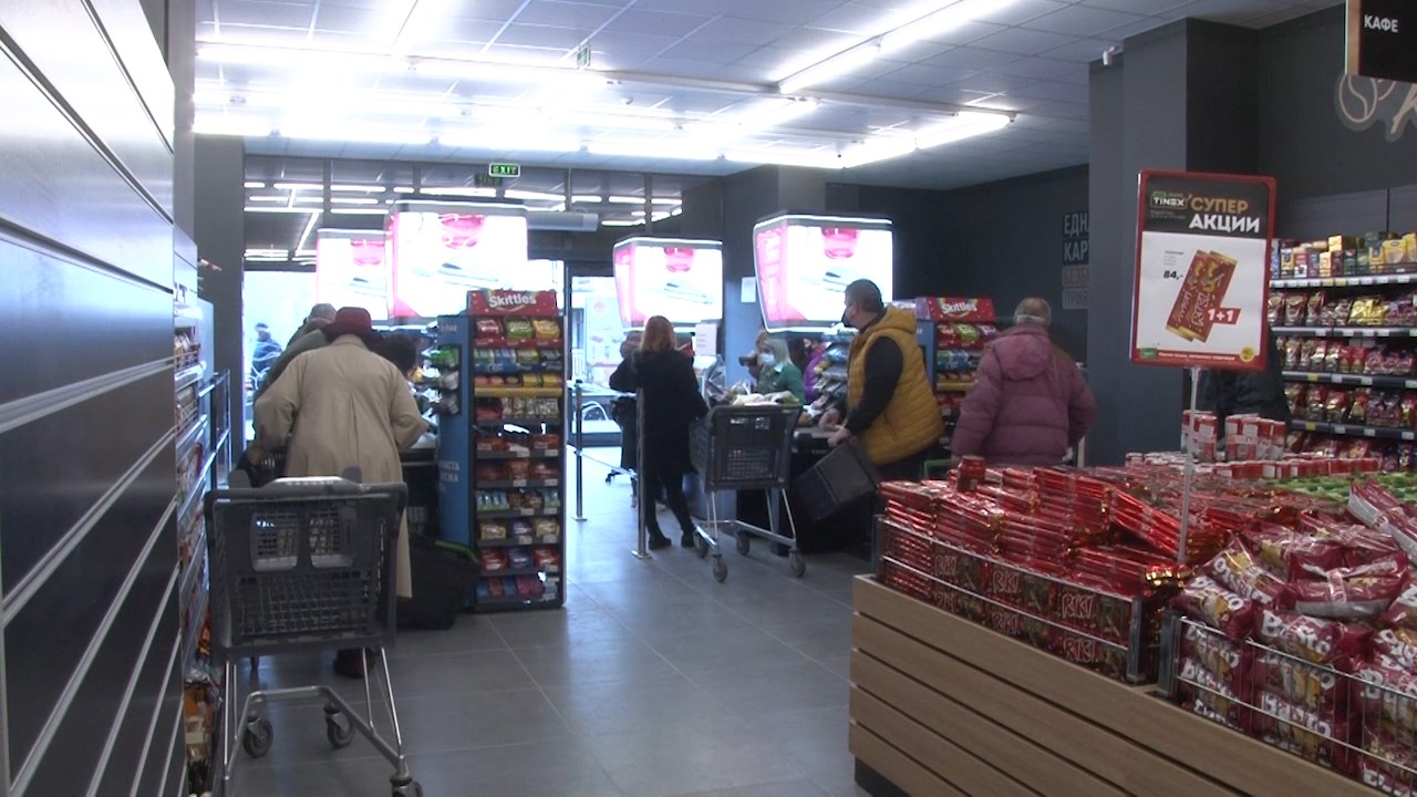 Телевизија 24 Граѓаните преживуваат намалување на цените речиси нема