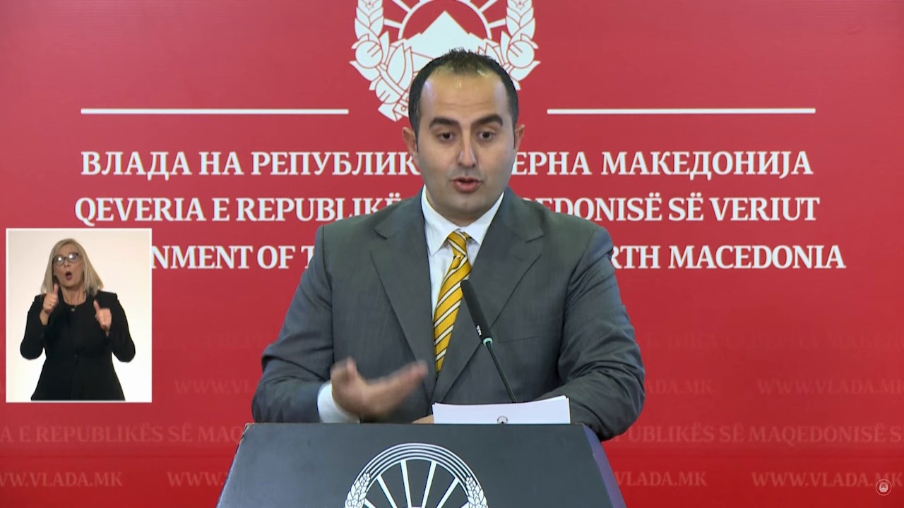 Телевизија 24 Шаќири Следната учебна година ќе има учебници за секој ученик