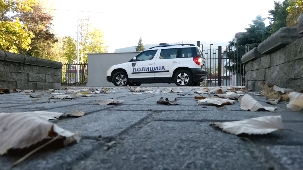 Телевизија 24 Лажни се пријавите за наводно поставени експлозивни направи во училишта во Скопје