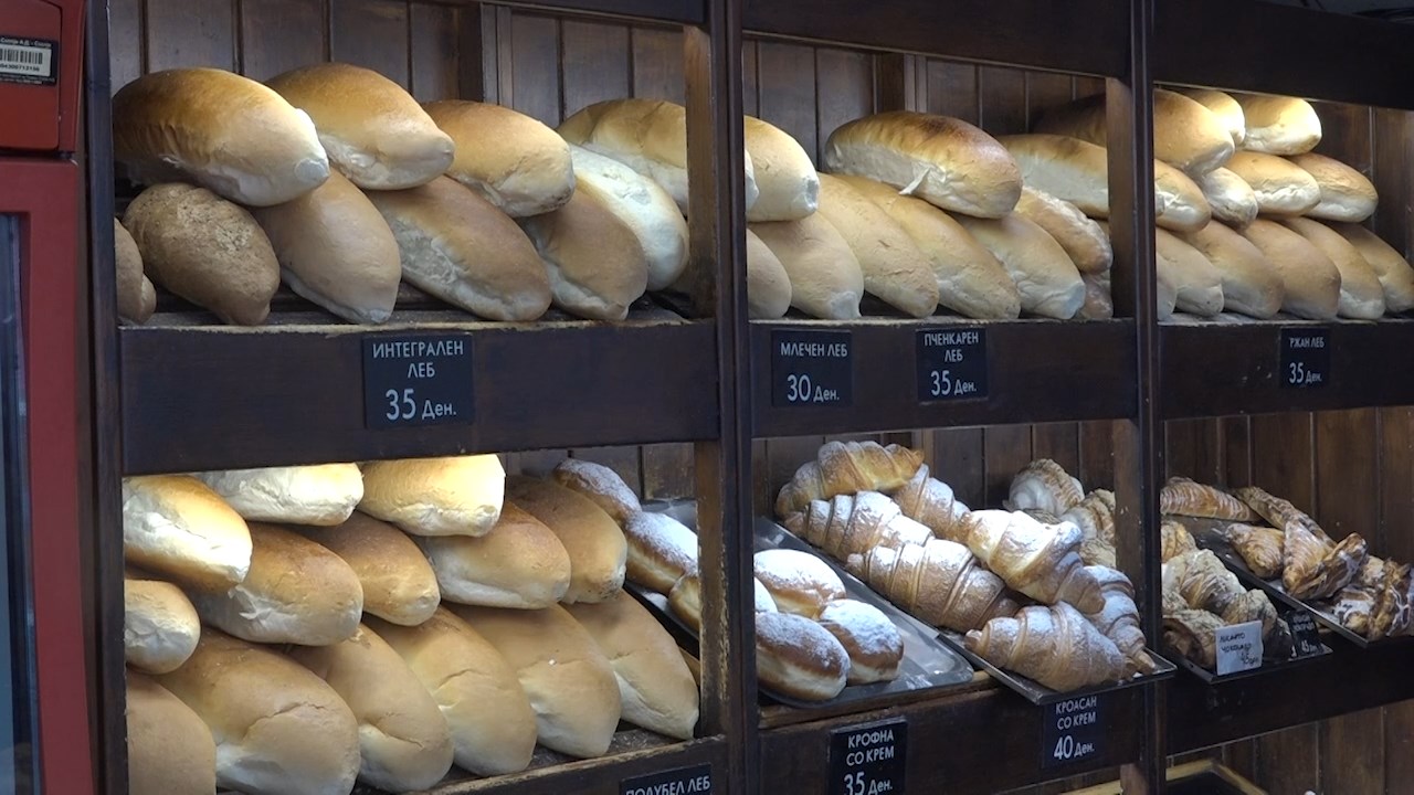 Телевизија 24 ВМРО ДПМНЕ Владата на Ковачевски за министрите набавува леб од 80 денaри