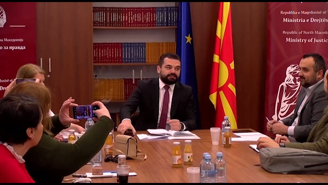 Телевизија 24 Уставни измени Лога доби „корпа“ и од Ковачевски и од Османи