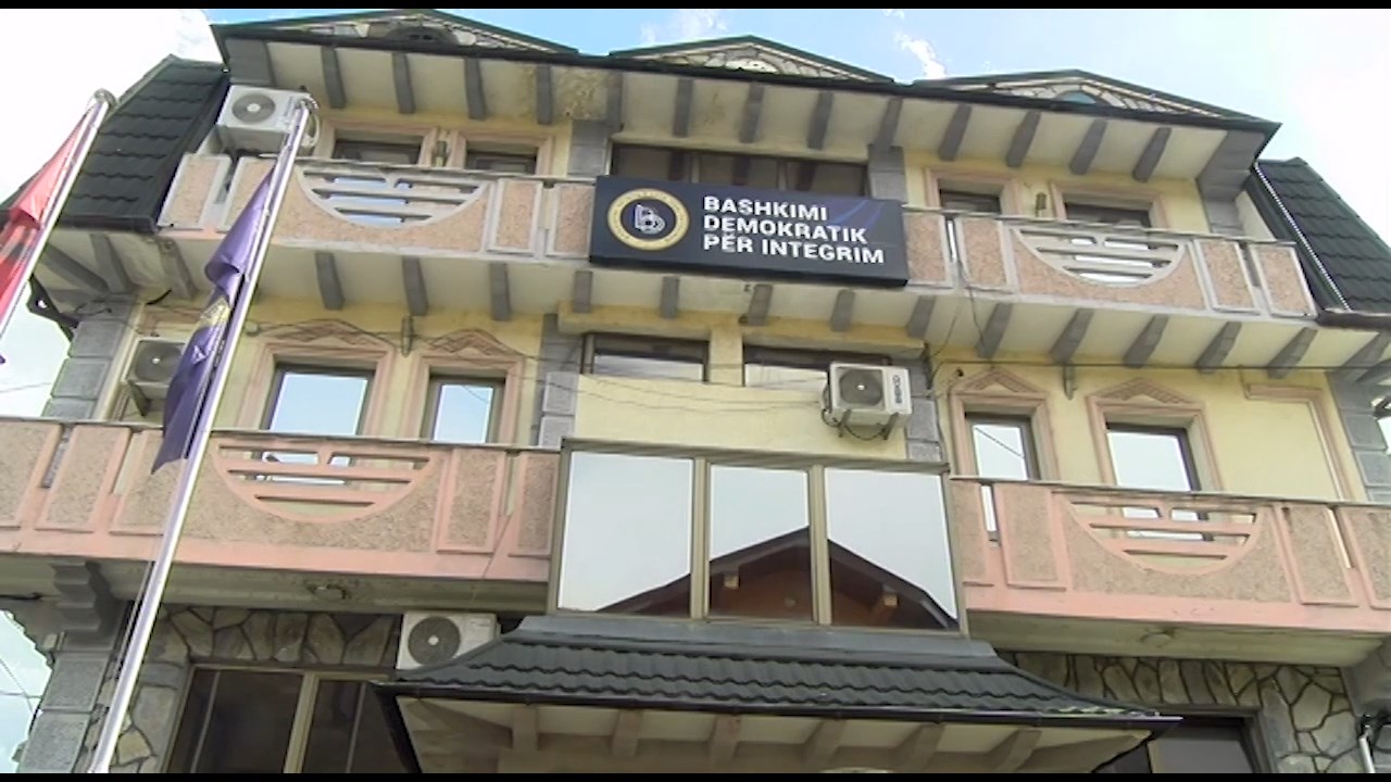 Телевизија 24 „Ахметистите“ најавуваат разрешување на „огнените“ од партиските функции