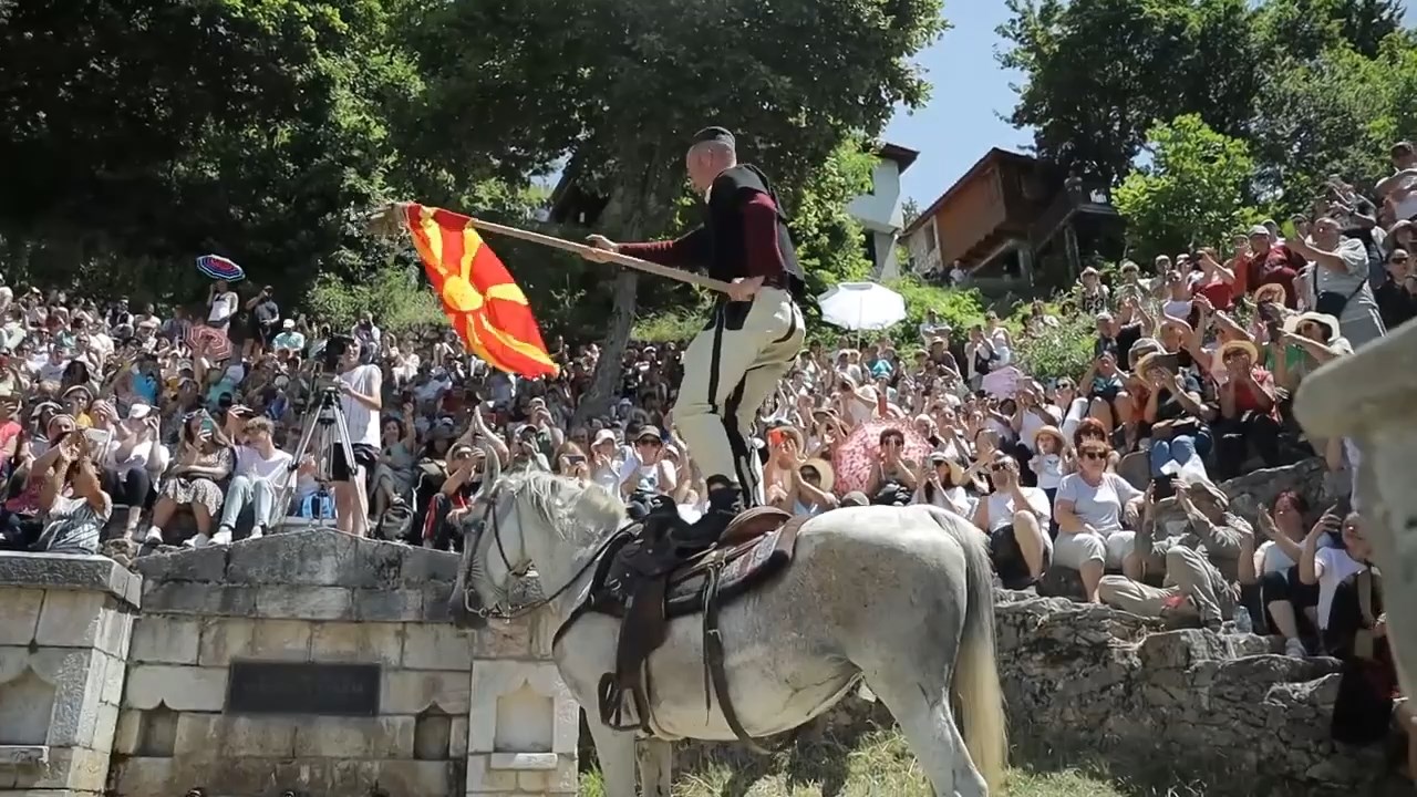 Телевизија 24 Се венчаа годинешните младенци на „Галичка свадба“