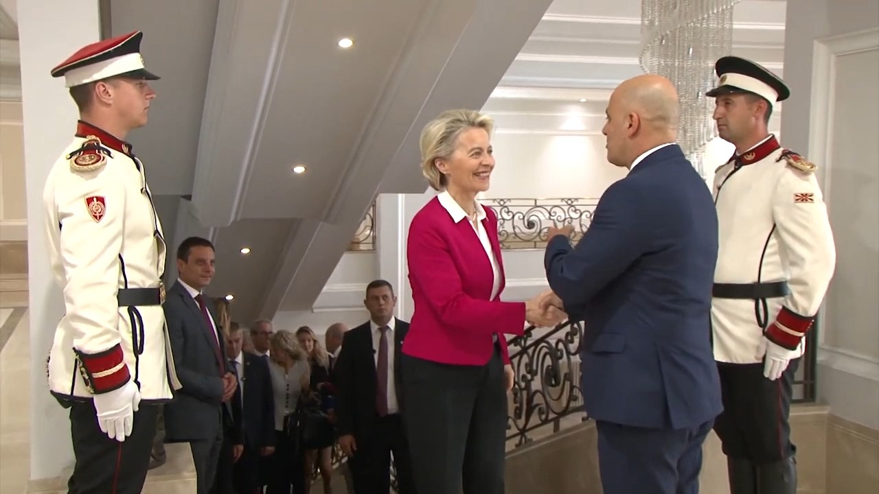 Телевизија 24 Што носи во актовката за Скопје Фон дер Лајен