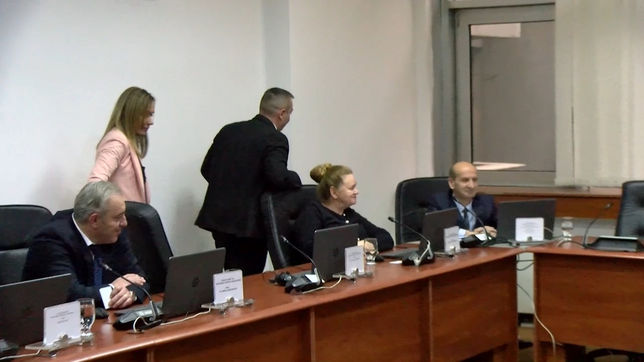 Телевизија 24 Камбовски Единствено место за разрешување членови е во Судскиот совет