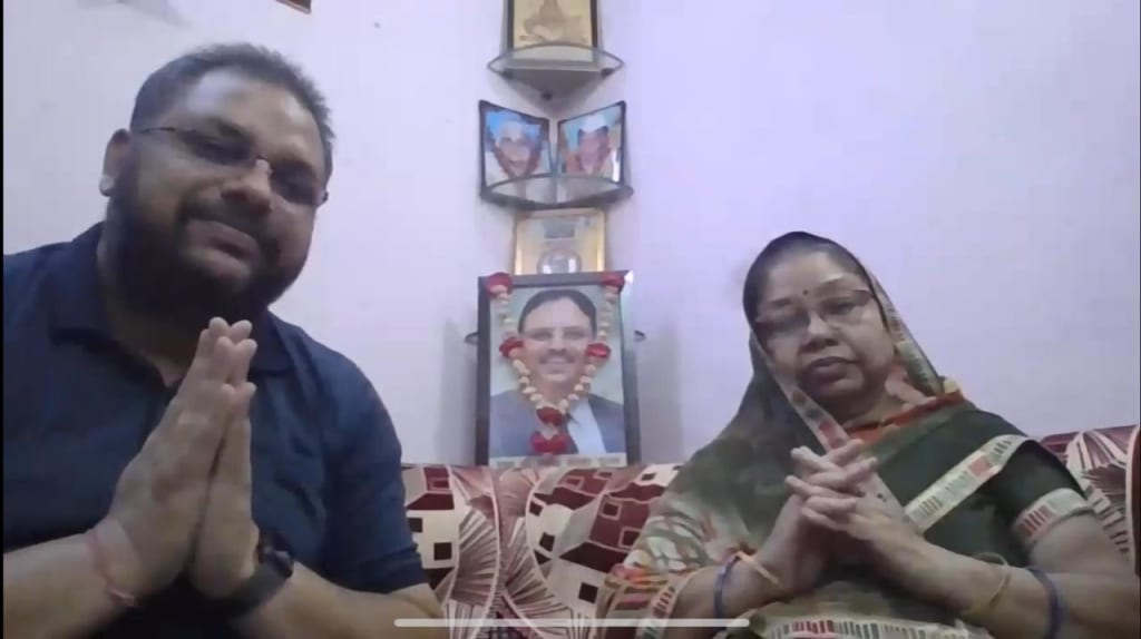 साहित्यकार स्व. सर्वज्ञ शेखर गुप्ता की पुस्तक "मेरे इक्यावन अभिमत" का विमोचन • सर्वज्ञ