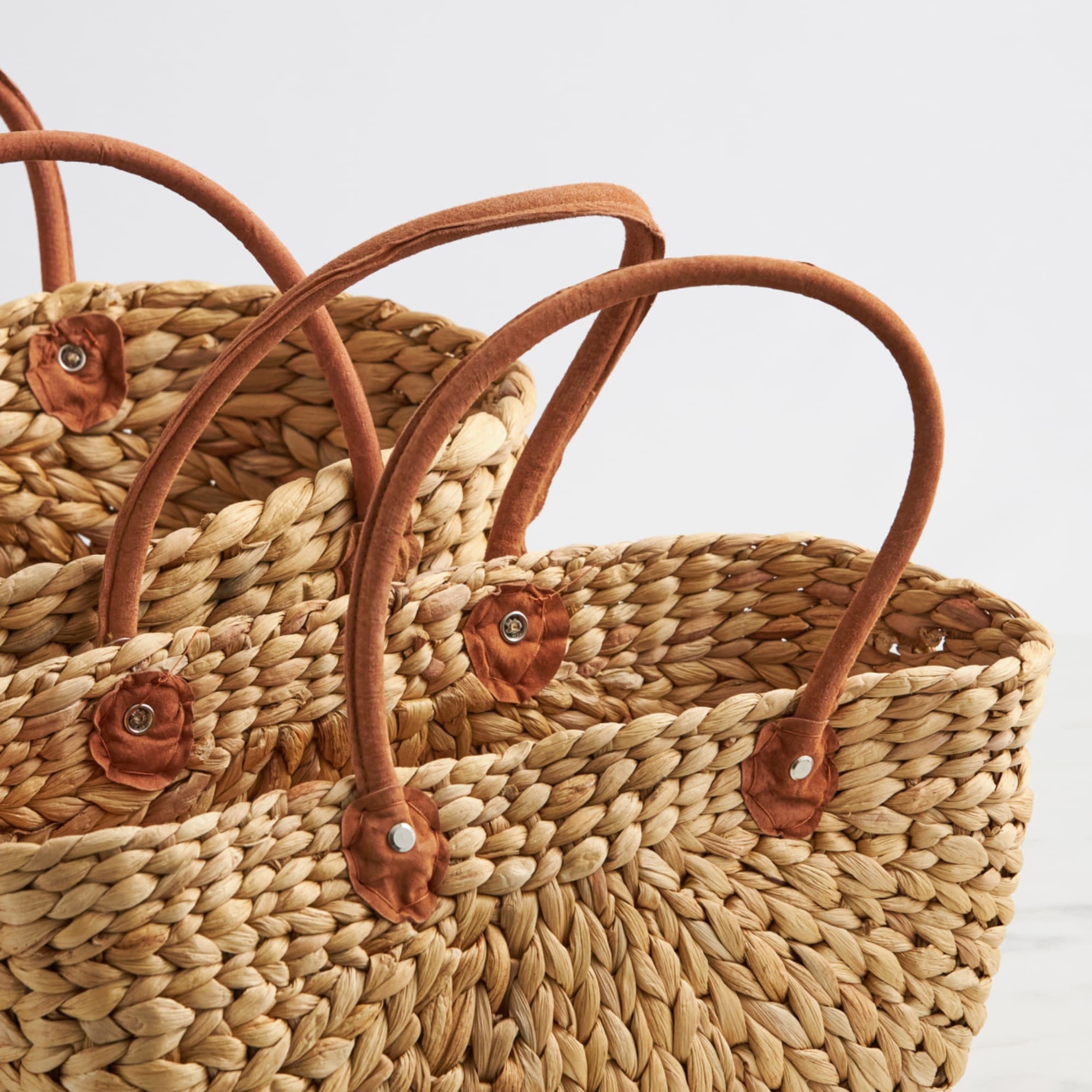 Salisbury & Co Carry Basket w/ Handles Large| Kitchen Warehouse™