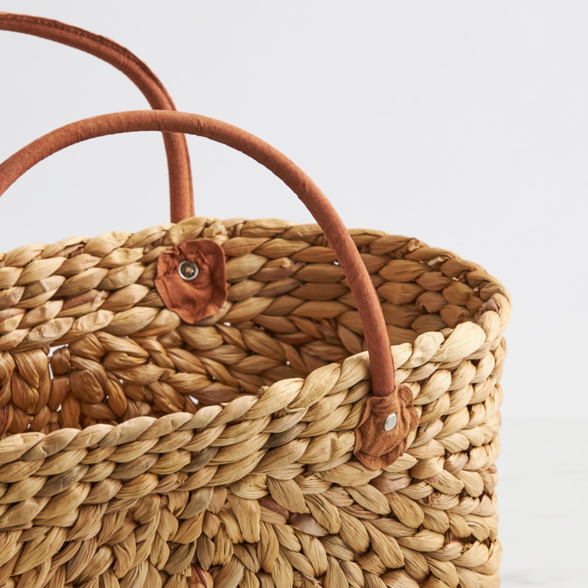 Salisbury & Co Carry Basket w/ Handles Large| Kitchen Warehouse™
