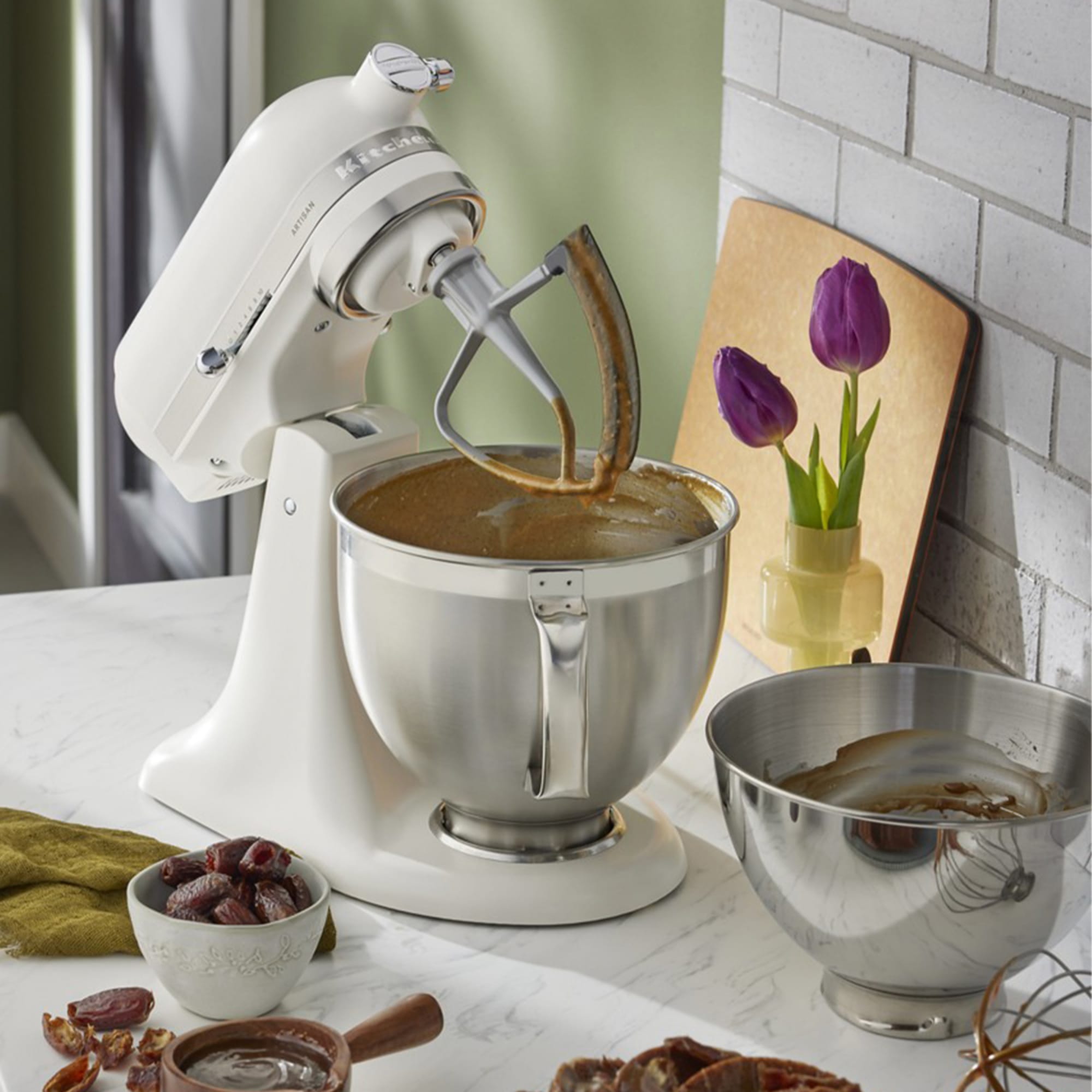 KitchenAid Artisan KSM195 Stand Mixer Porcelain White | Kitchen Warehouse™