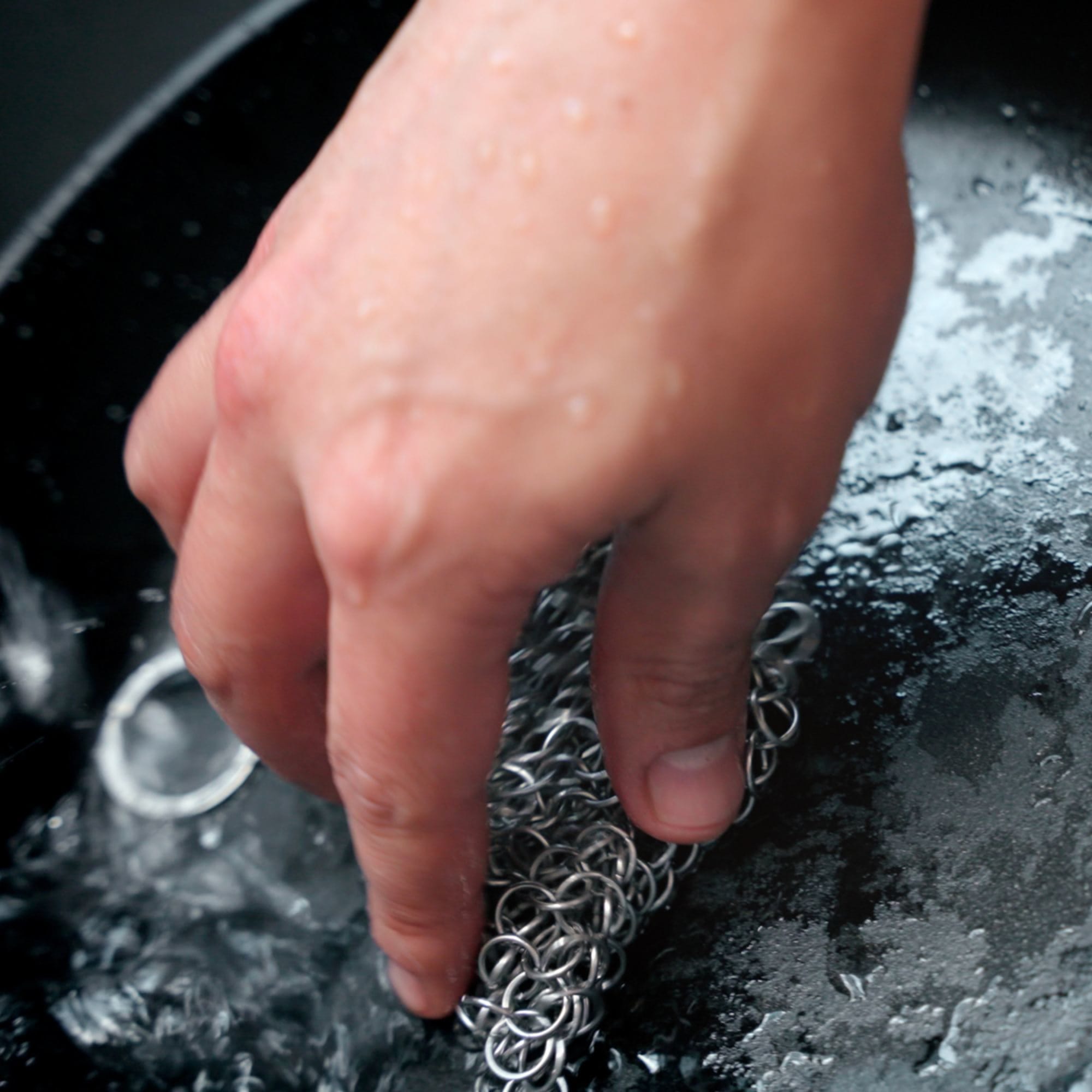 Victoria Chainmail Scrubber | Kitchen Warehouse™