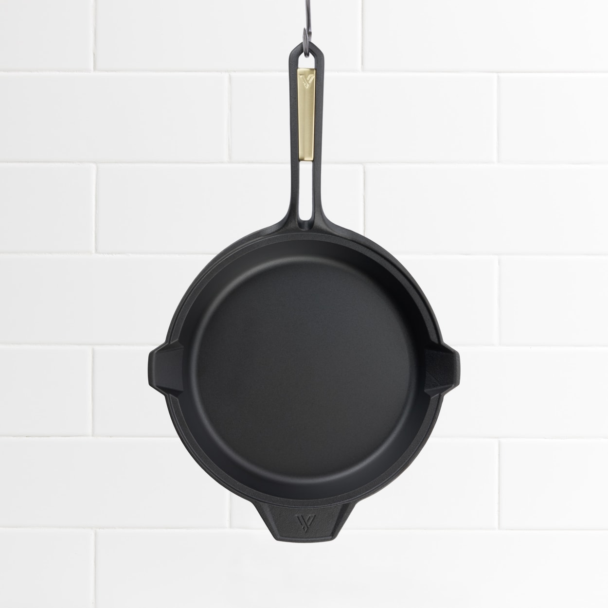 Victoria Signature Soft Seasoned Cast Iron Skillet 25cm Black | Kitchen ...